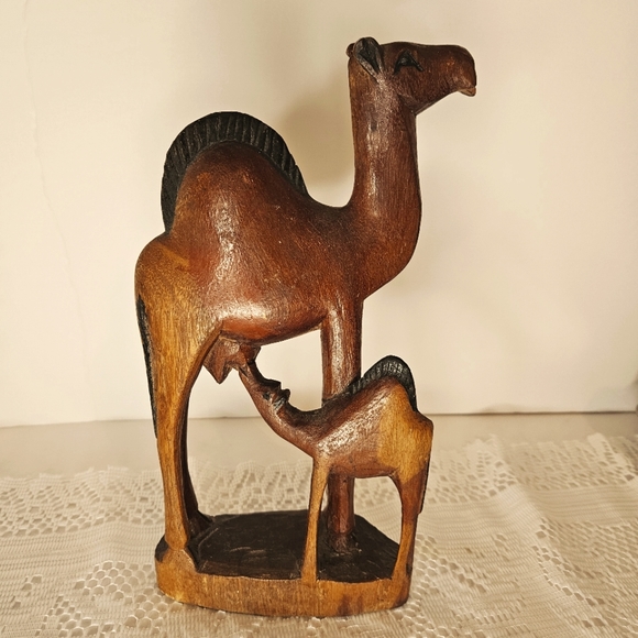 unbranded | Art | Beautiful Vtg Dark Wood Hand Crafted Camel Statue ...